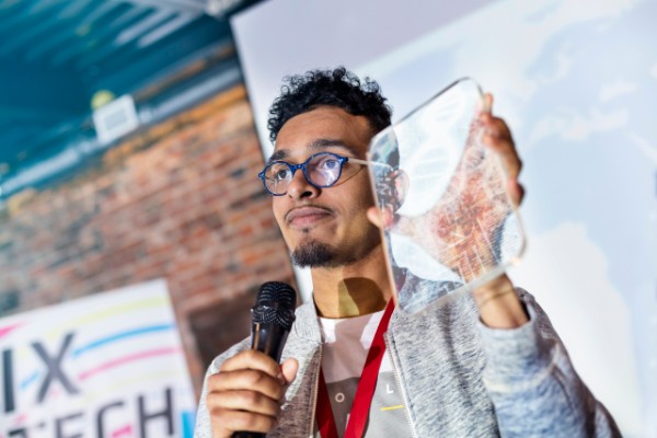 3 Powerful Ways to Explain a New Product to Your Customers | Salesforce