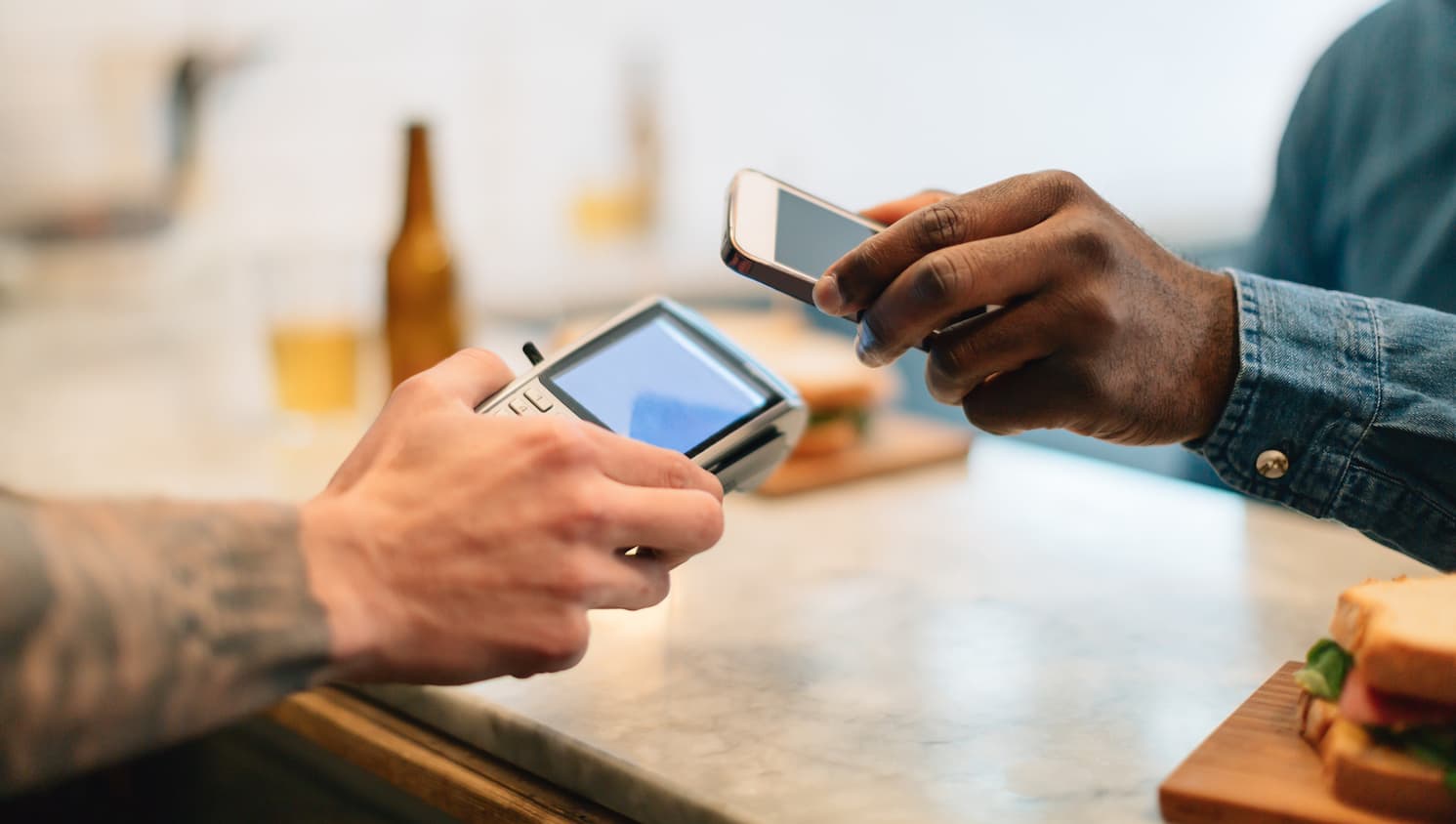 The Mobile Technology Driving Digital Customer Experience | Salesforce