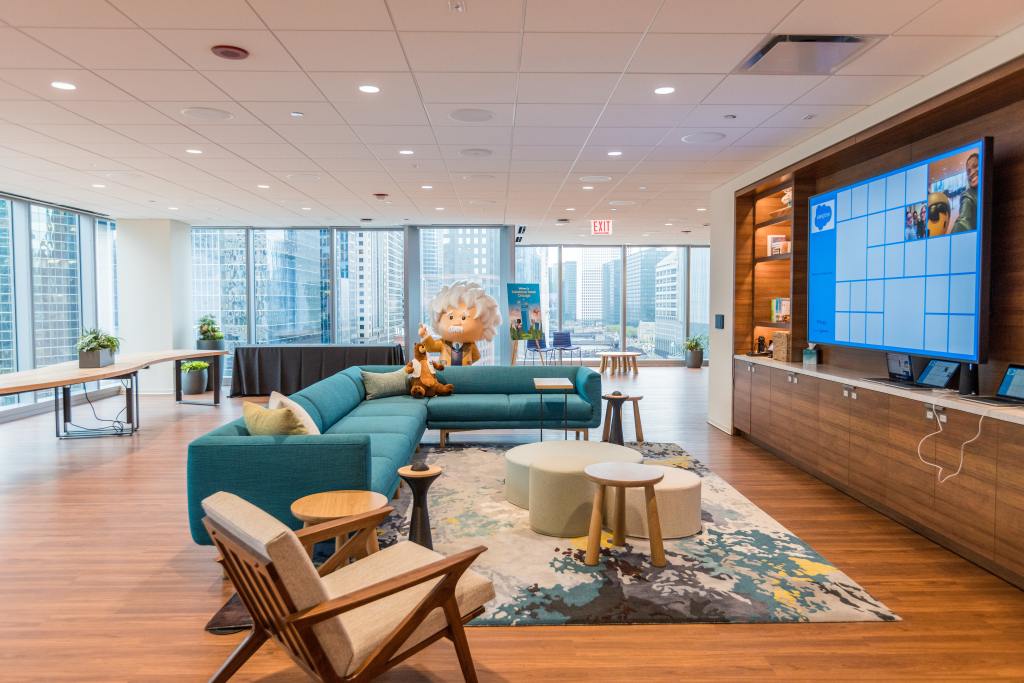 Salesforce Tower Chicago Makes Its Mark on the City Skyline - Salesforce