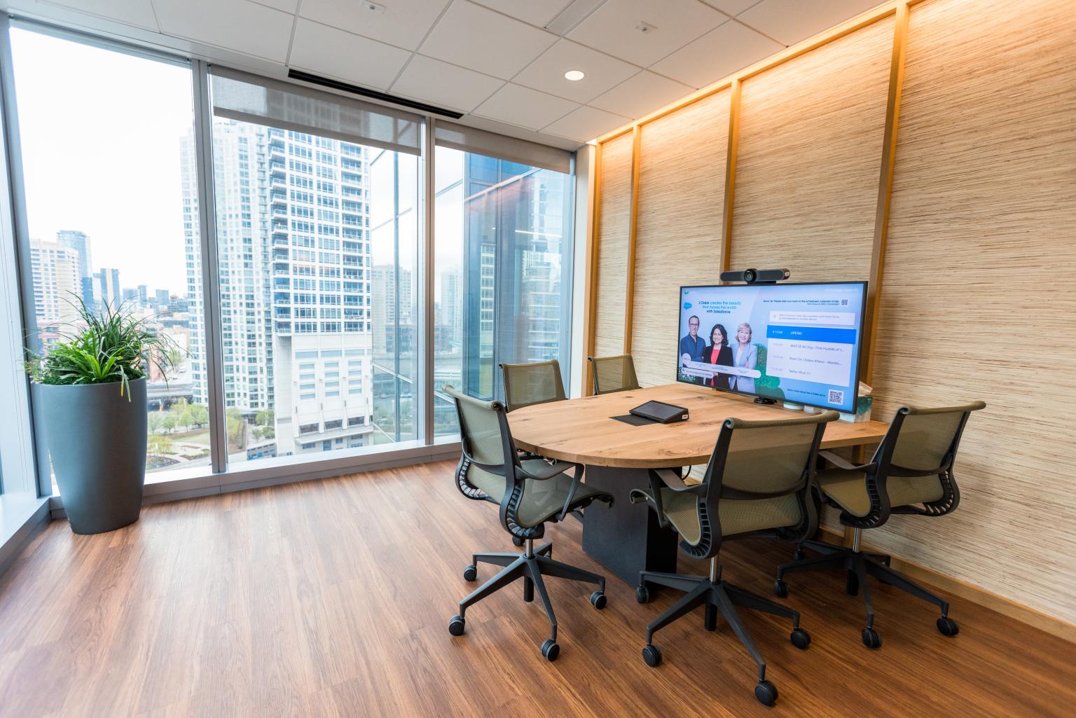 Salesforce Tower Chicago Makes Its Mark on the City Skyline - Salesforce